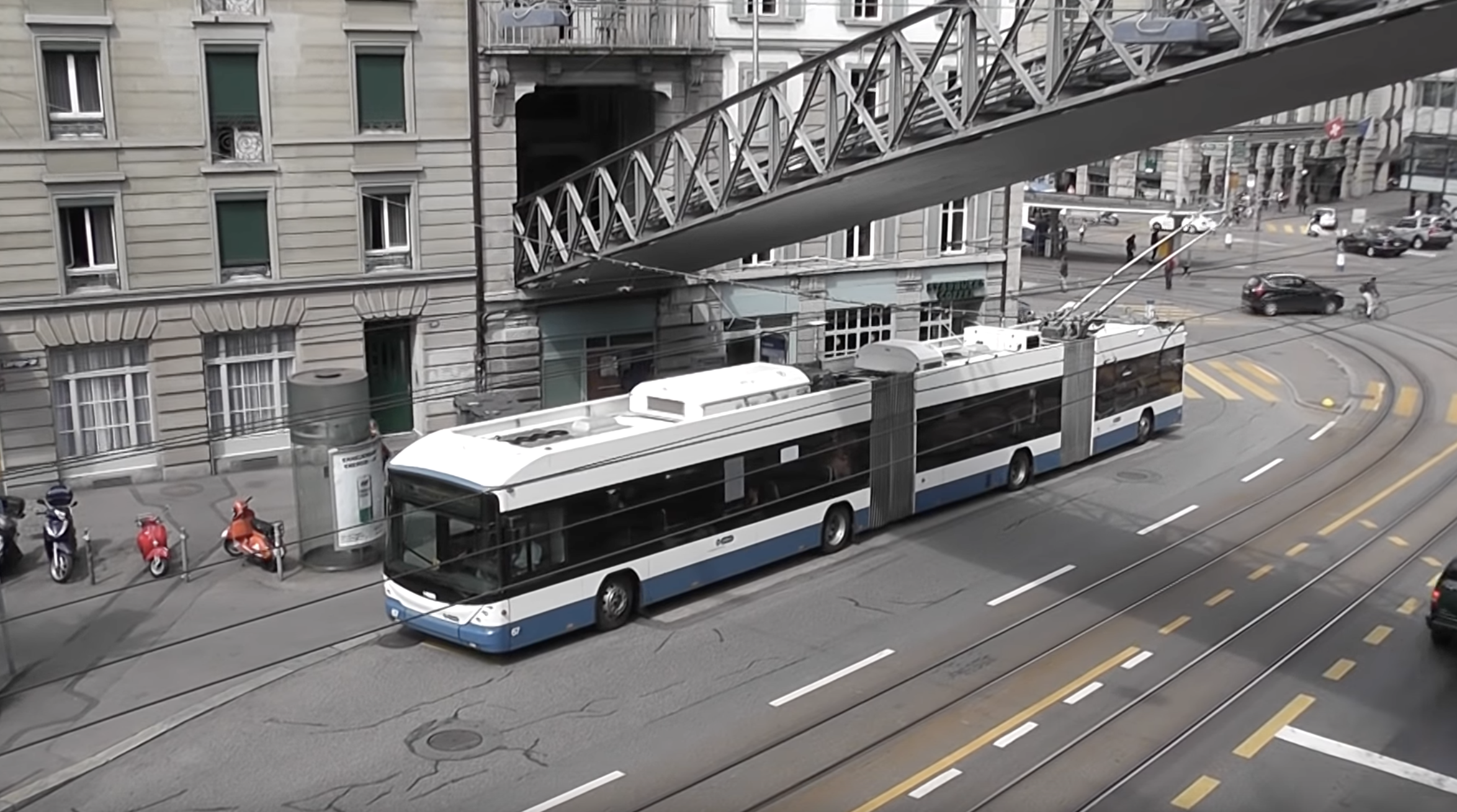 « Comparison of BRT & LRT characteristics » – Systèmes de transport ...