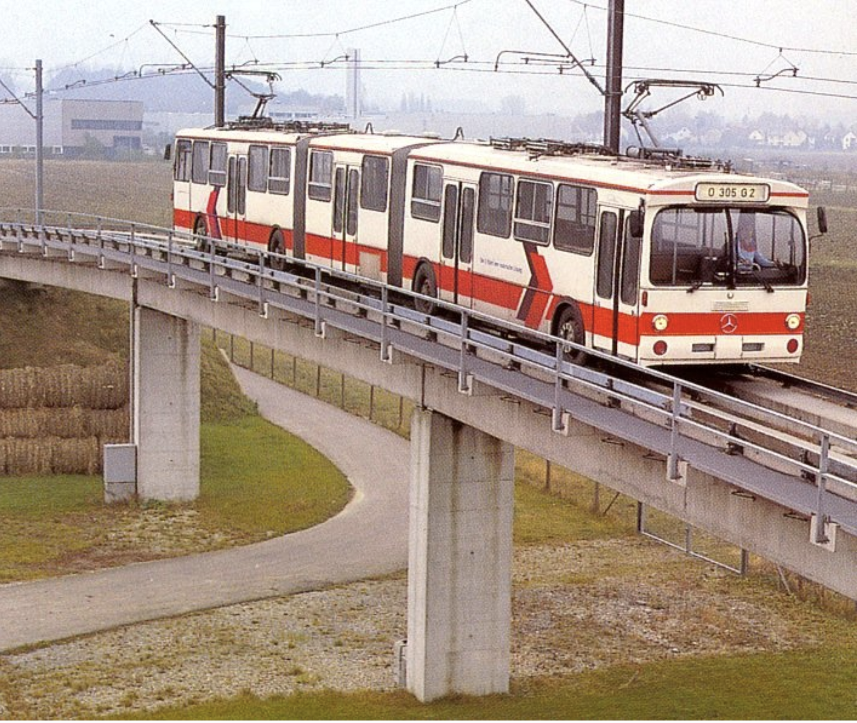« SPURBUS ESSEN: Spurbusbetrieb im Tunnel Guided bus ESSEN » – Systèmes ...