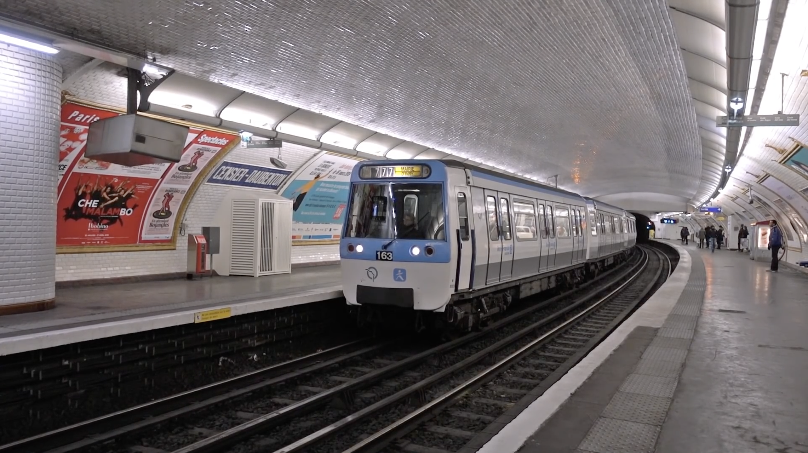 « Metro Paris, subway car, MF 77 in self-supporting, welded aluminium ...